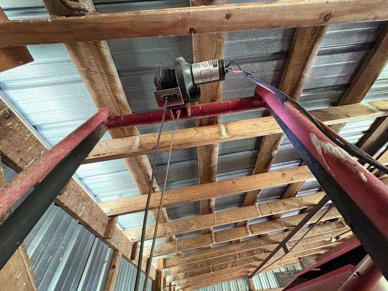 3 Point Round Bale Elevator - Kaufman Realty & Auctions