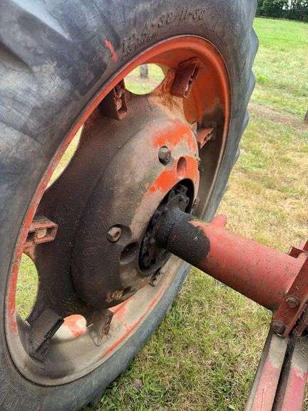 Co-op Tractor w/ loader. Runs - Kaufman Realty & Auctions