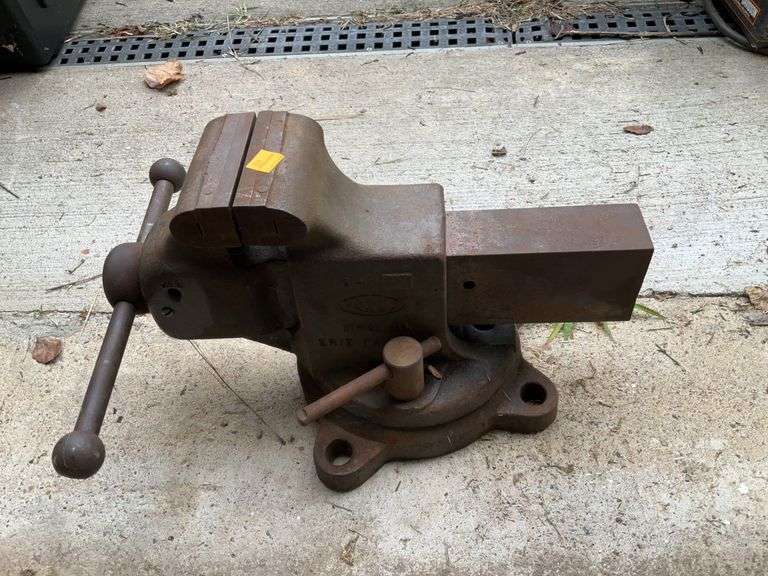Reed Large Bench Vice - Kaufman Realty & Auctions