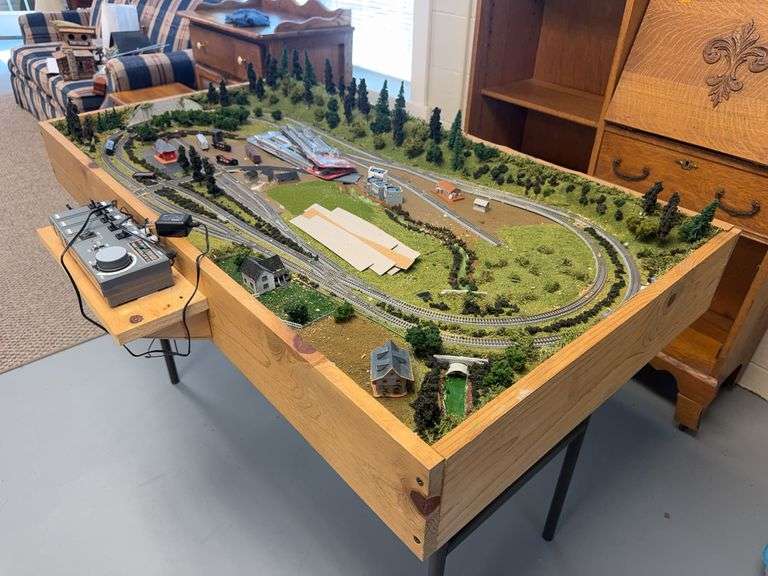 Z scale train layout operable, with lifetime table - Kaufman Realty ...