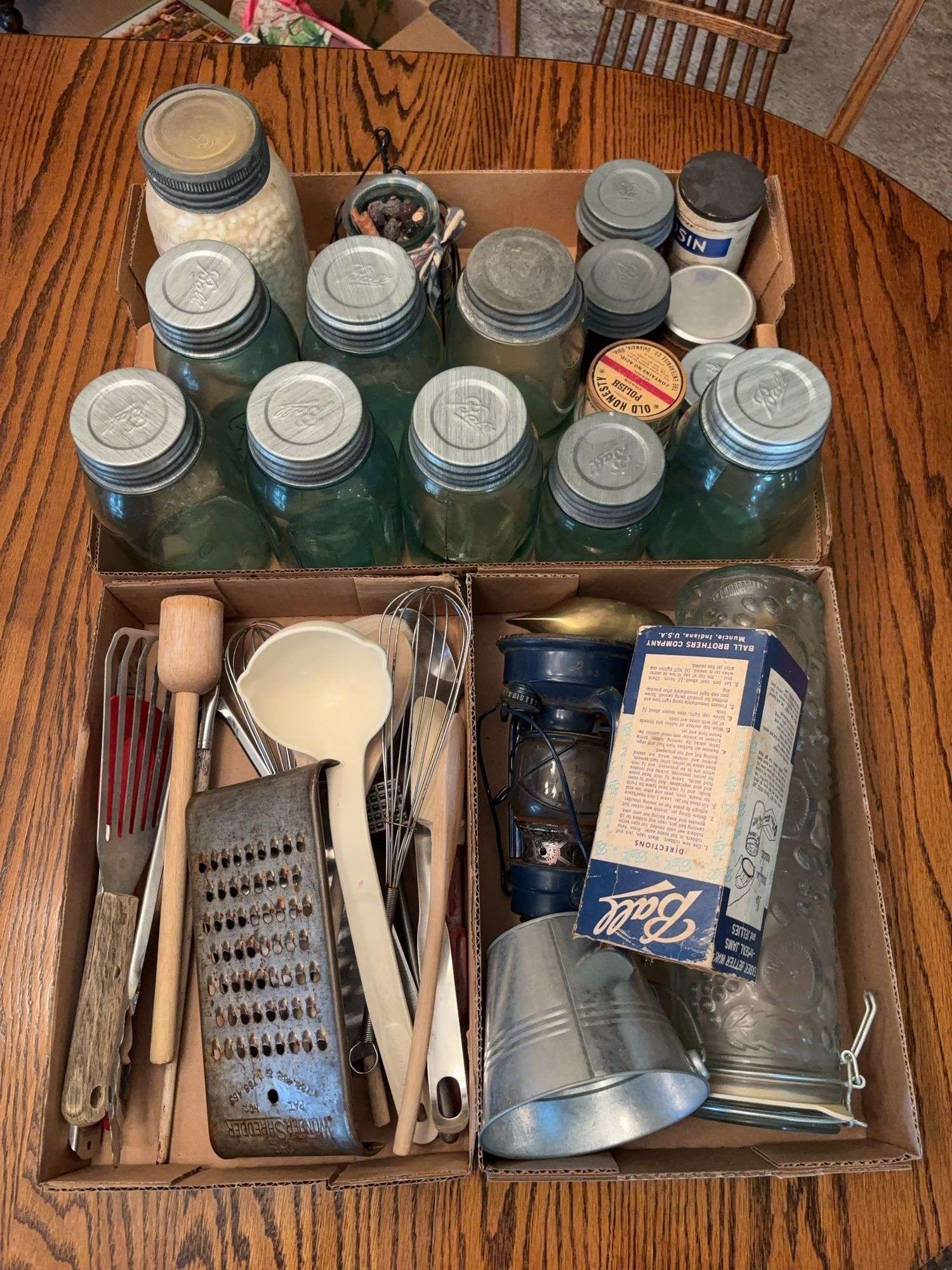 Jars and early kitchen items - Kaufman Realty & Auctions