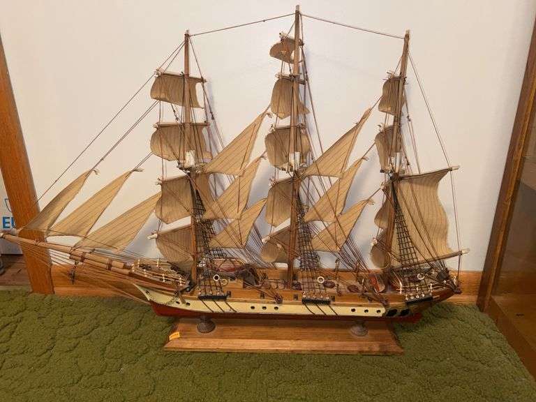 Large Model Clipper Ship - Kaufman Realty & Auctions