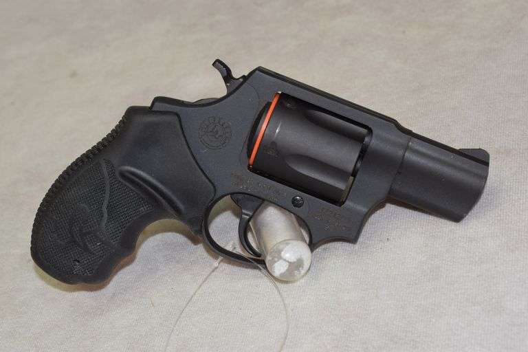 Taurus Mod M 85 Cal .38 Spl - Kaufman Realty & Auctions