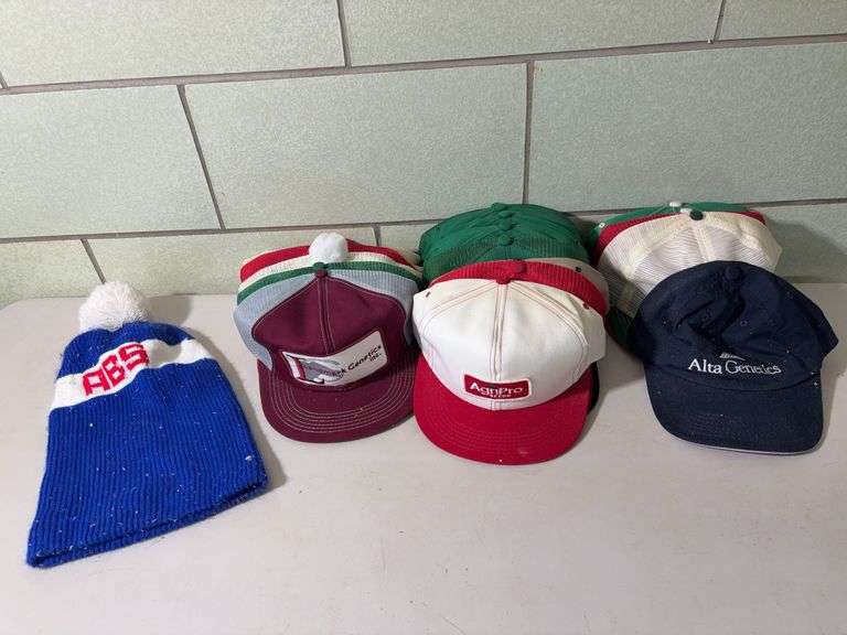 15+ trucker hats - Landmark Genetics, Pioneer, Select Sires, and more ...